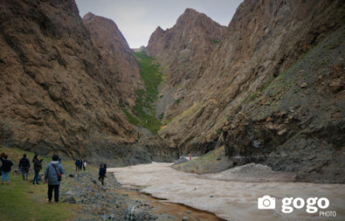 Umnugobi Yoliin Am family Oyungerel